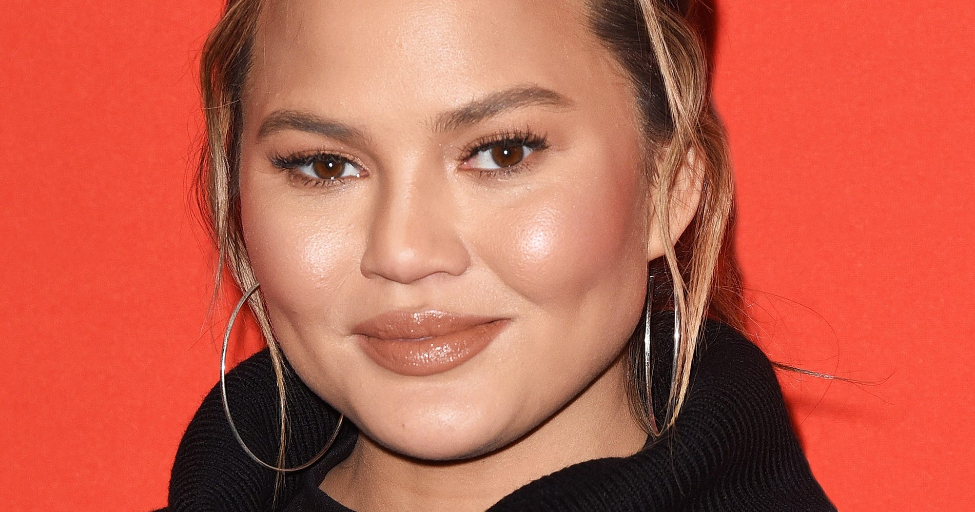 Chrissy Teigen Inspires Gray Hair Posts On Twitter