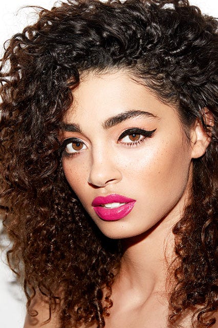 Robin Black Makeup Artist | Saubhaya Makeup