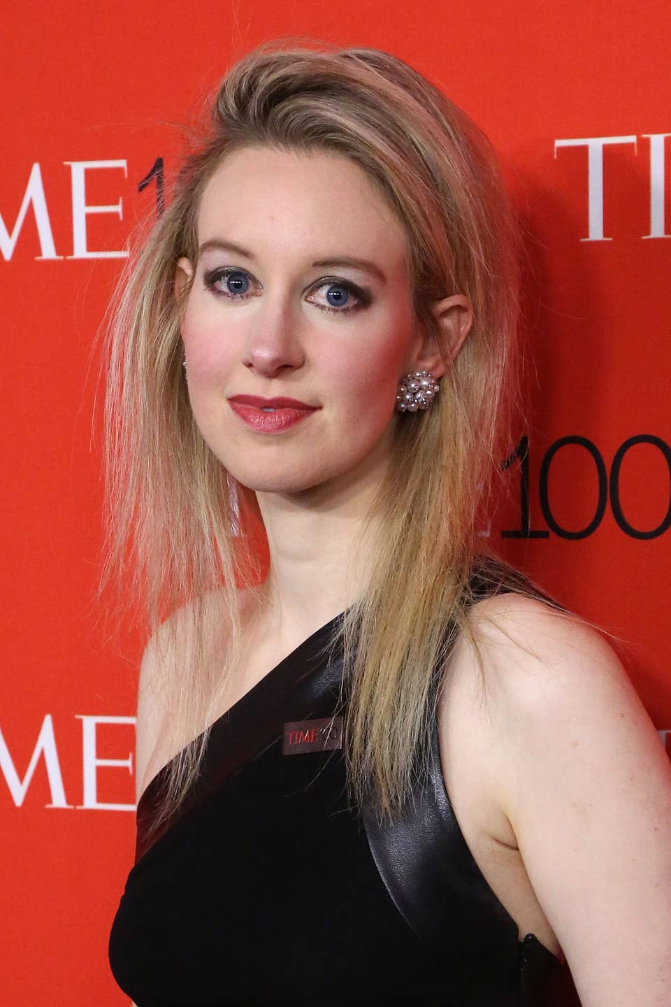 Elizabeth Holmes Hair, Makeup Changes Through The Years