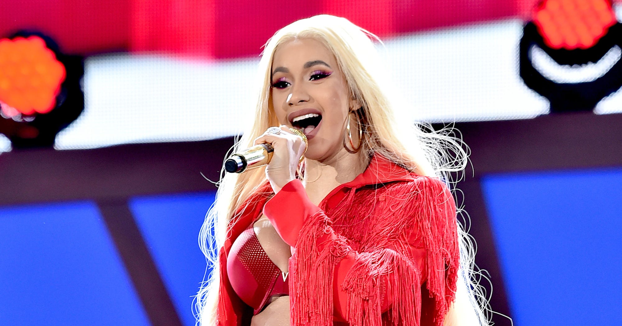 Cardi B First Performance Since Giving Birth, Chaos