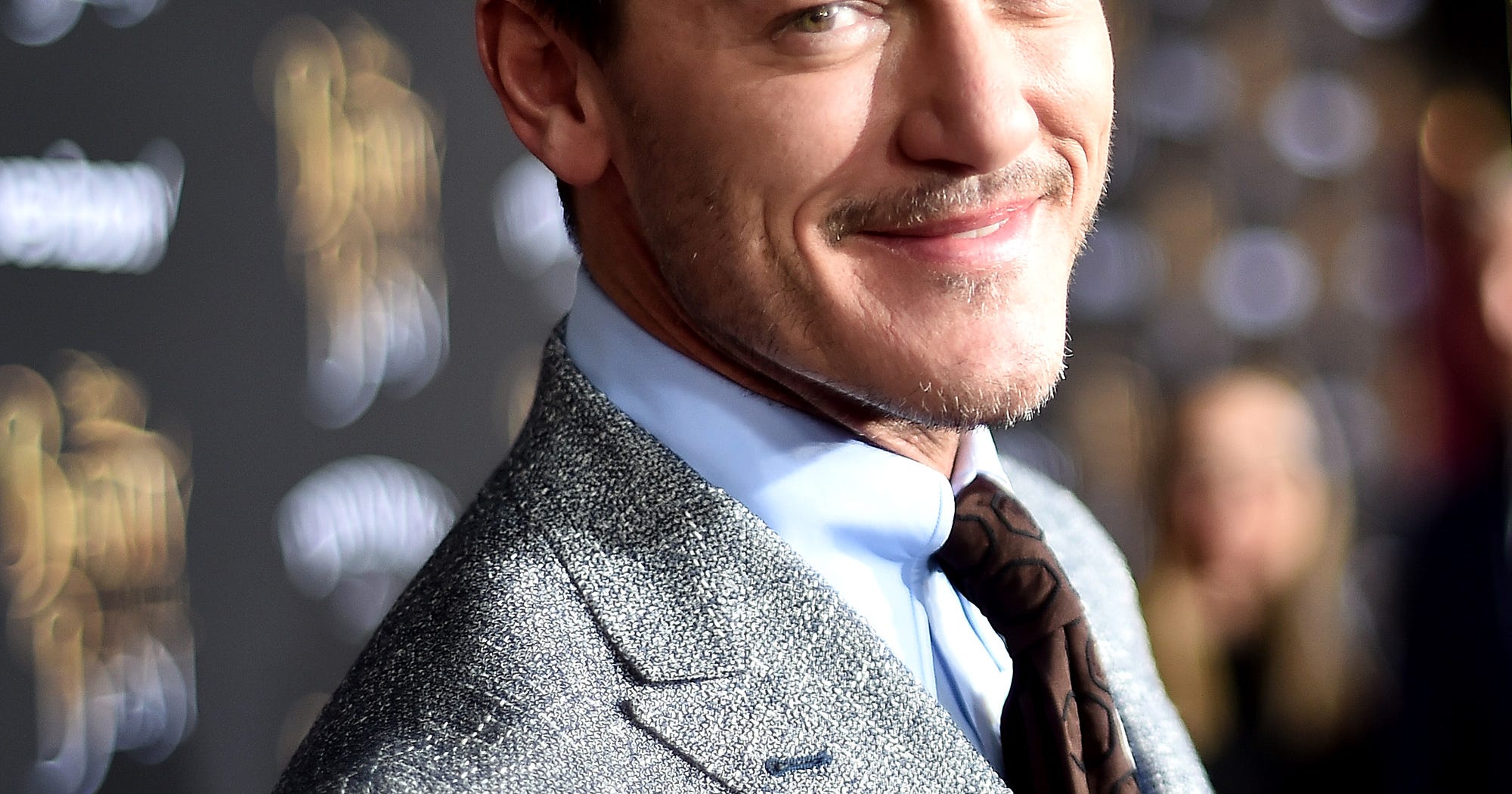 Luke Evans Sings Adele Shower Ellen Degeneres