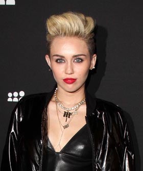 Miley Cyrus Grill Denim Sweatpants Pics 2013