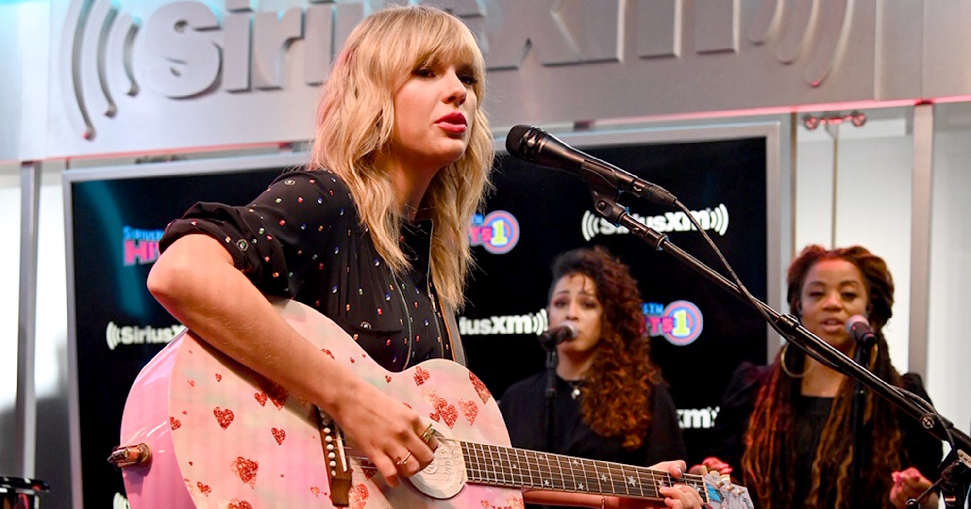 Taylor Swift On Filters, Tells Fans They Look Great