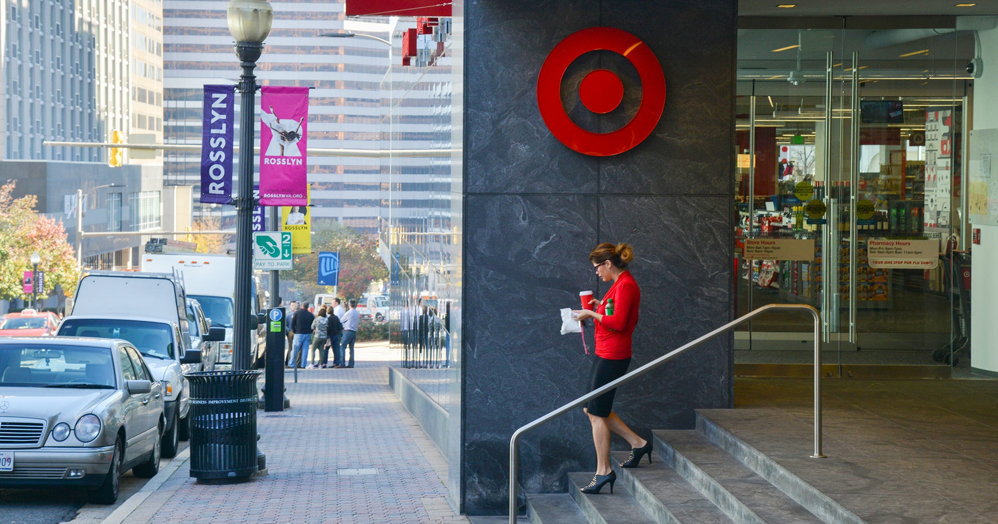 Target Raising Minimum Hourly Salary - Living Wage