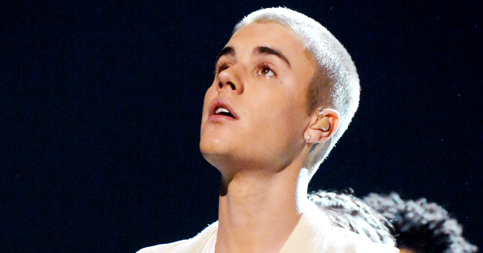 Justin Bieber Female Fan Was Wrong Disrespects Privacy