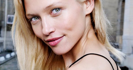 Best Makeup To Look Camera-Ready - Celeb Tricks, Selfie