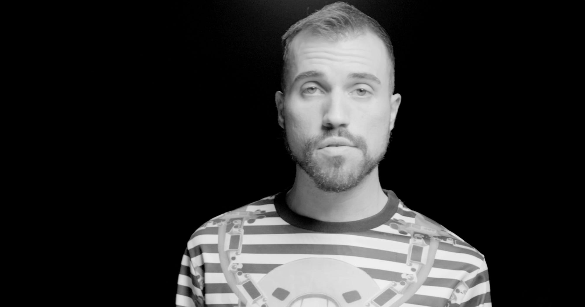Neon Trees Singer Reads Letter To Teenage Self
