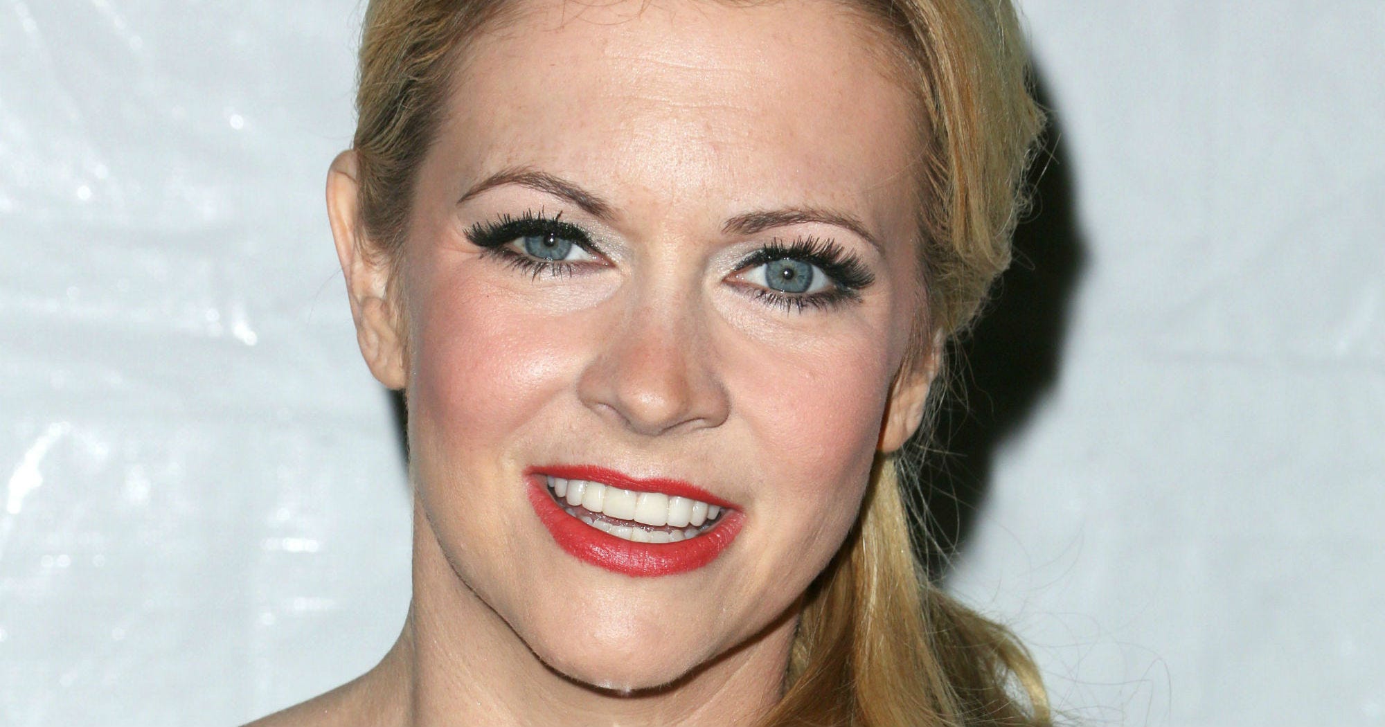 Melissa Joan Hart Clarissa Sabrina Reboot